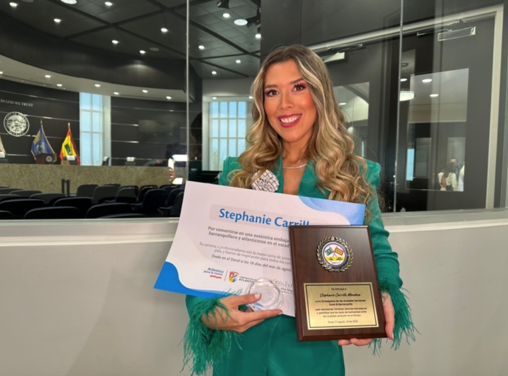 Stephanie Carrillo es reconocida por su trayectoria periodística ...